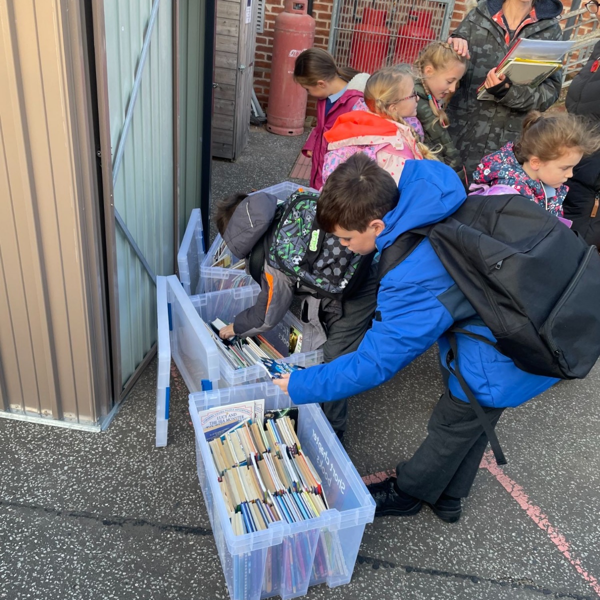 Mendham Primary School - Book Burrow opening - 07.11.23
